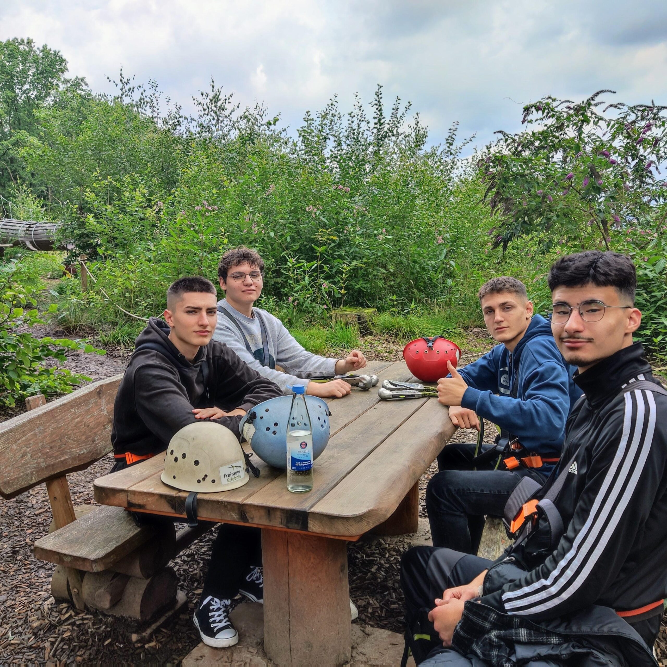 Ausflug in den Kletterwald zum Schuljahresbeginn - Carl-Reuther ...