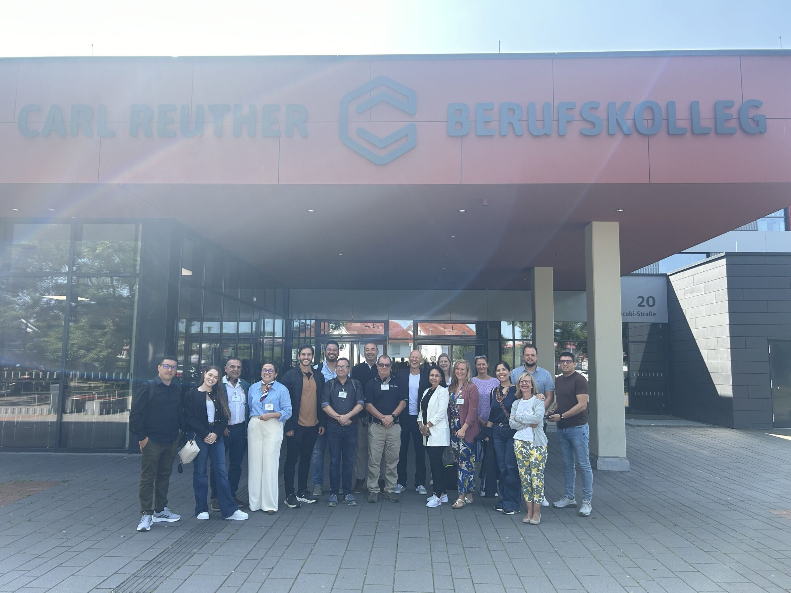 Besuch aus Costa Rica - Carl-Reuther-Berufskolleg